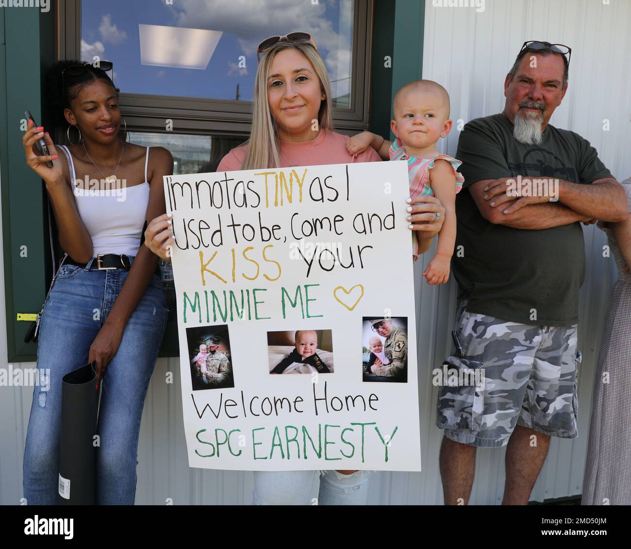 U.S. Soldiers with the 228th Engineer Company, 337th Engineer Battalion ...