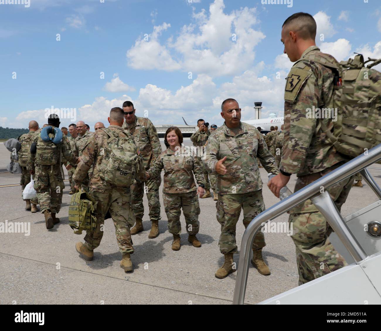U.S. Soldiers with the 228th Engineer Company, 337th Engineer Battalion ...