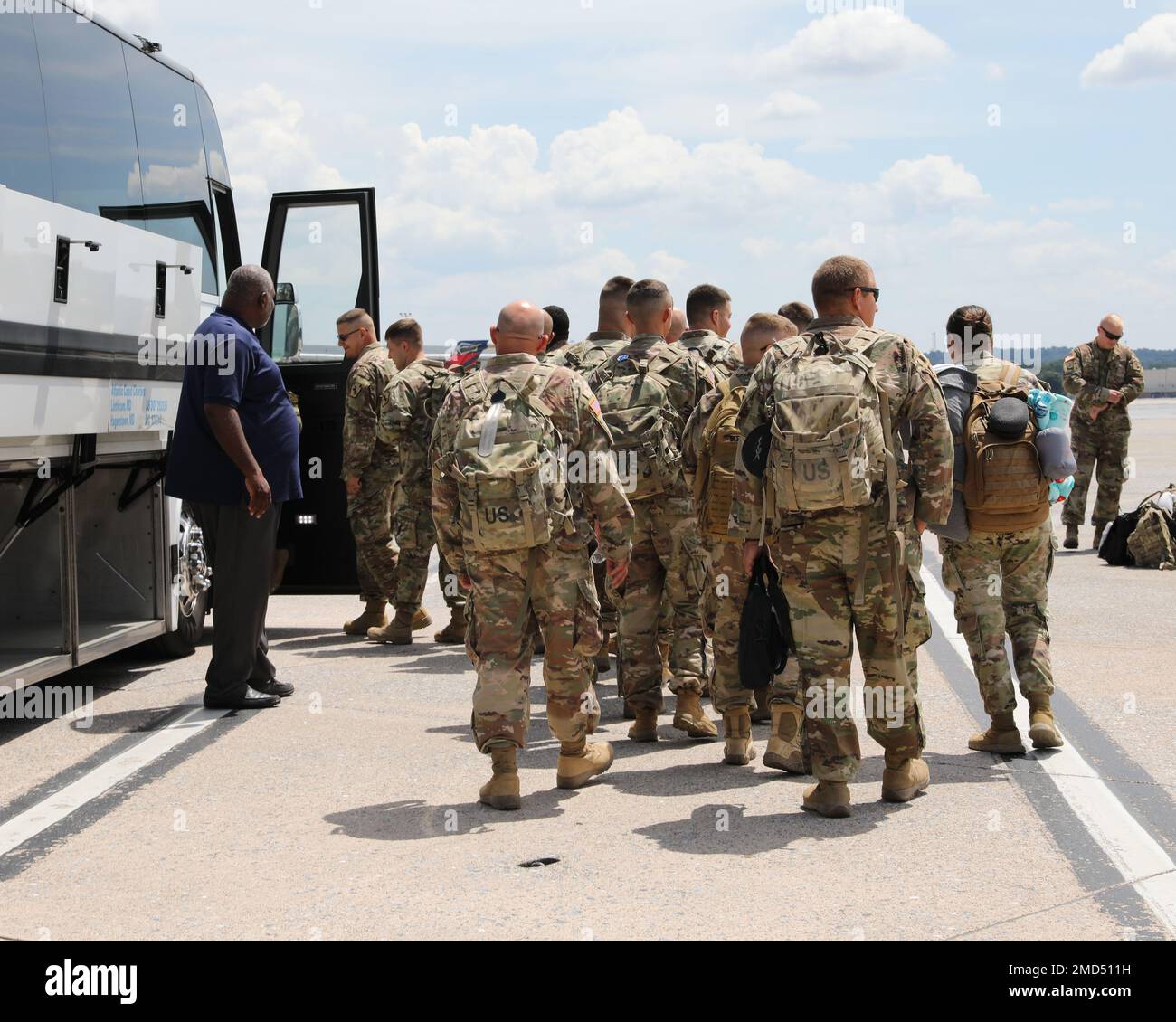 U.S. Soldiers with the 228th Engineer Company, 337th Engineer Battalion ...