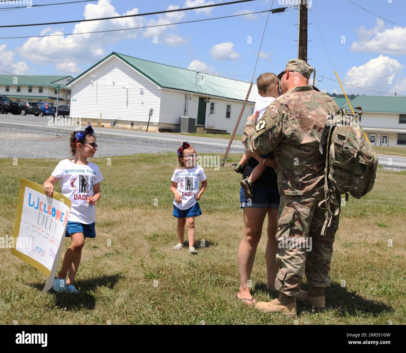 U.S. Soldiers with the 228th Engineer Company, 337th Engineer Battalion ...