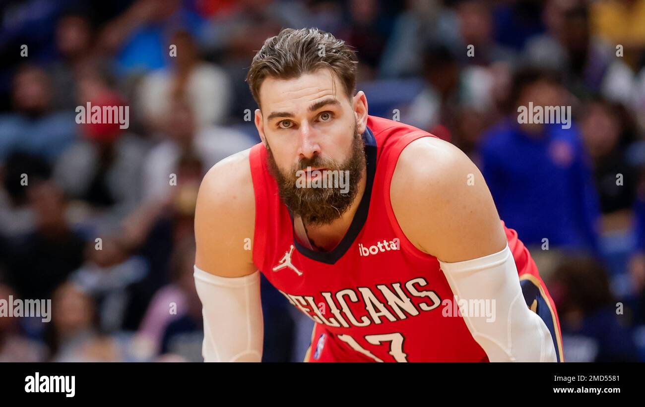 New Orleans Pelicans center Jonas Valanciunas (17) plays in the second ...