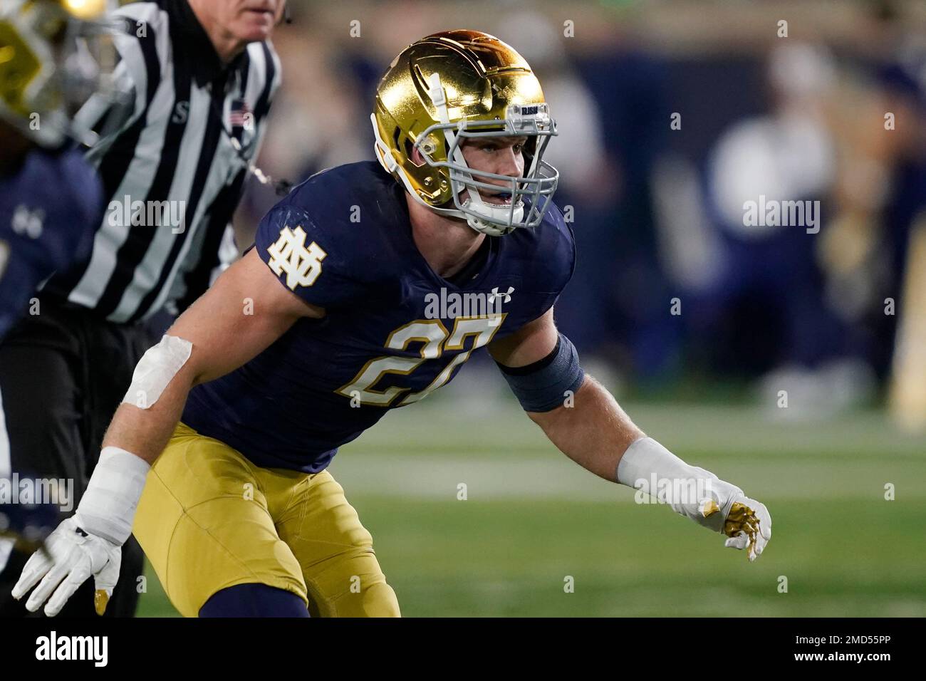 Notre Dame linebacker JD Bertrand plays during the first half of an ...