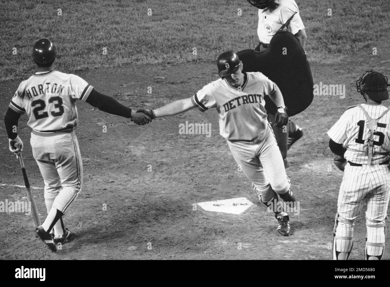 Detroit Tigers' Willie Horton congratulates Rusty Staub after Staub's ...