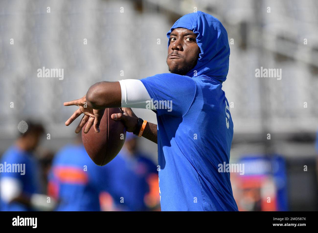 Florida quarterback Emory Jones (5) warms up before an NCAA college ...