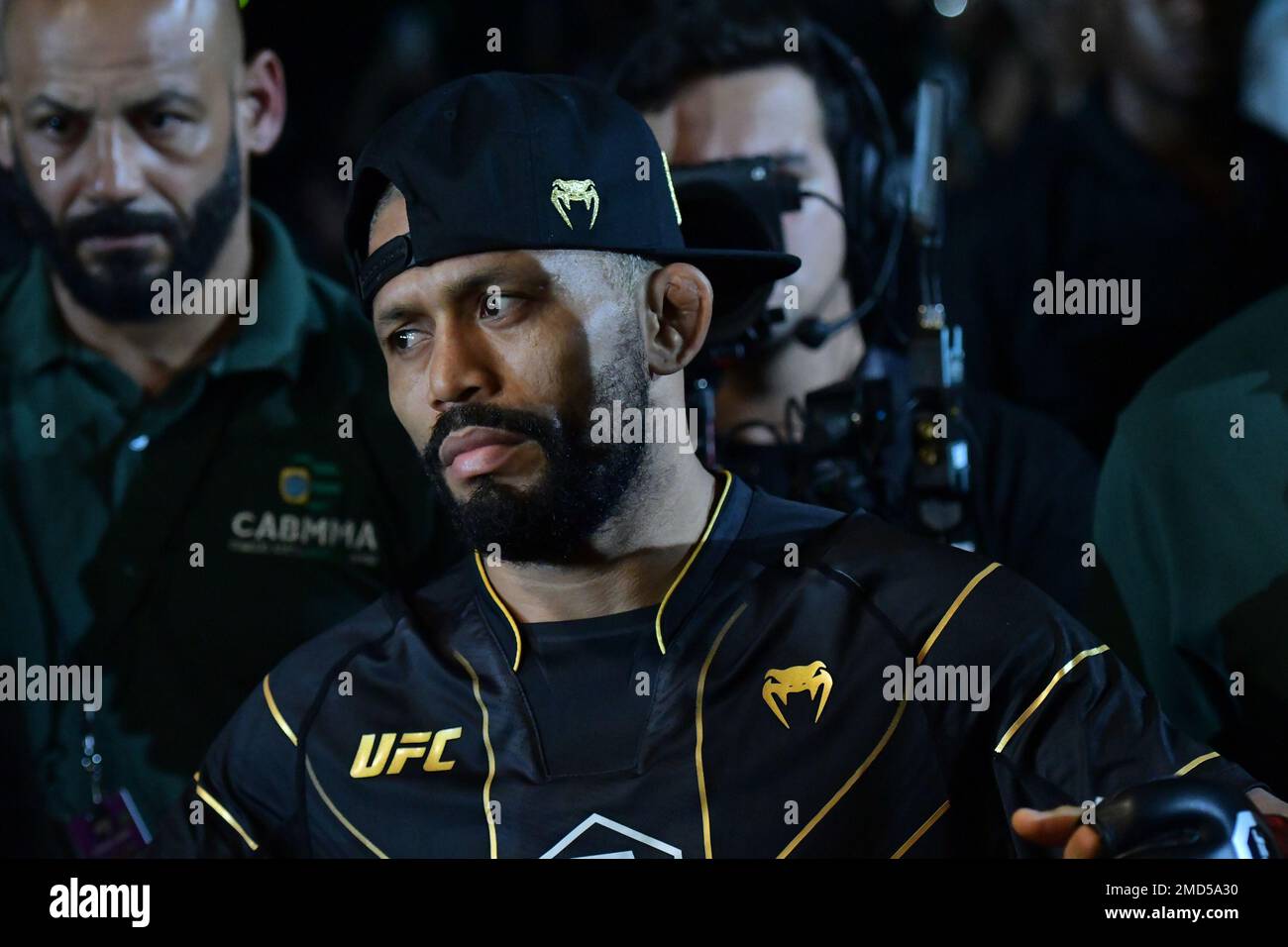 RIO DE JANEIRO, RJ - JANUARY 22: Deiveson Figueiredo prepares to fight ...