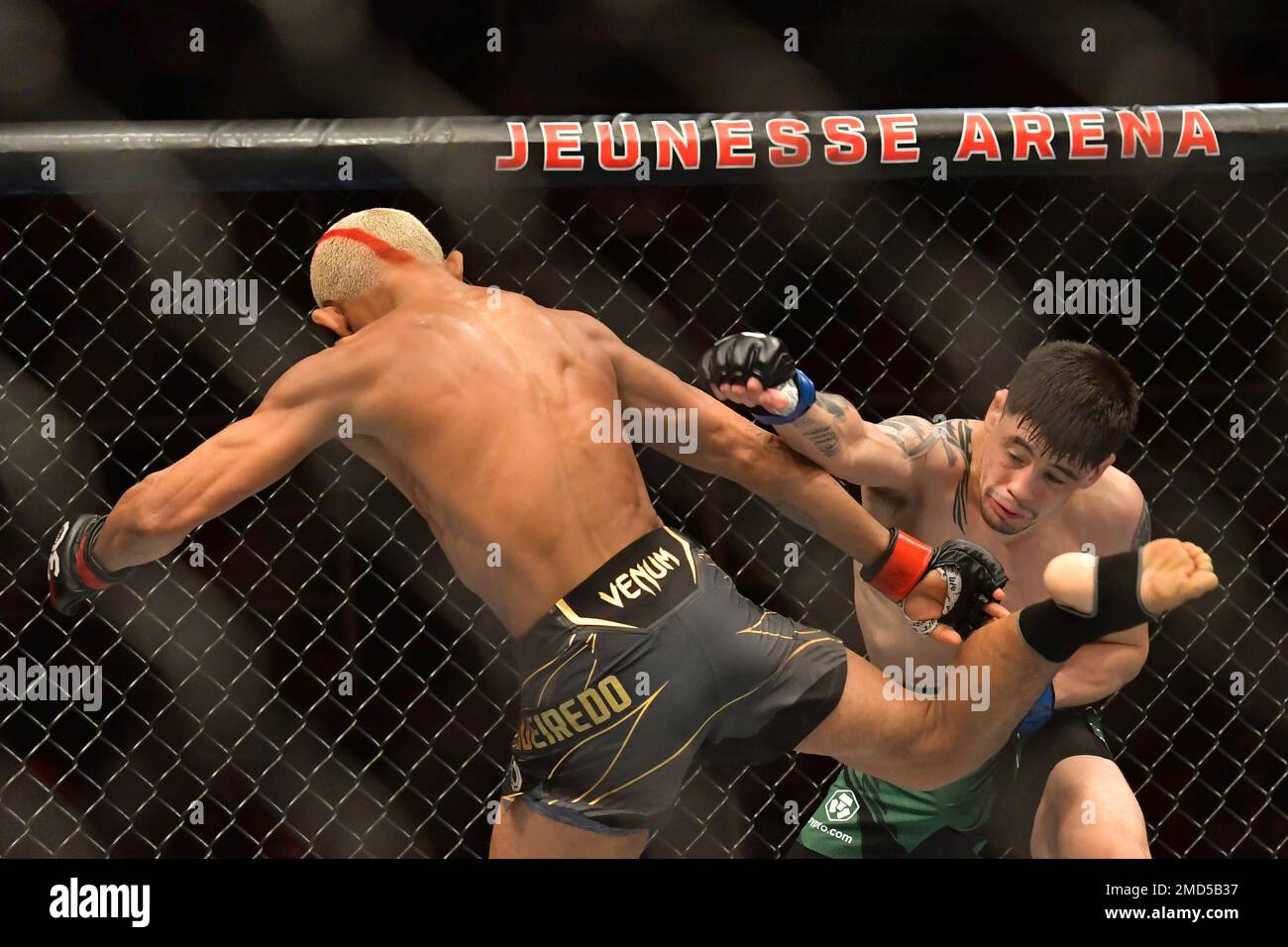 RIO DE JANEIRO, RJ - JANUARY 22: (L-R) Deiveson Figueiredo battles ...
