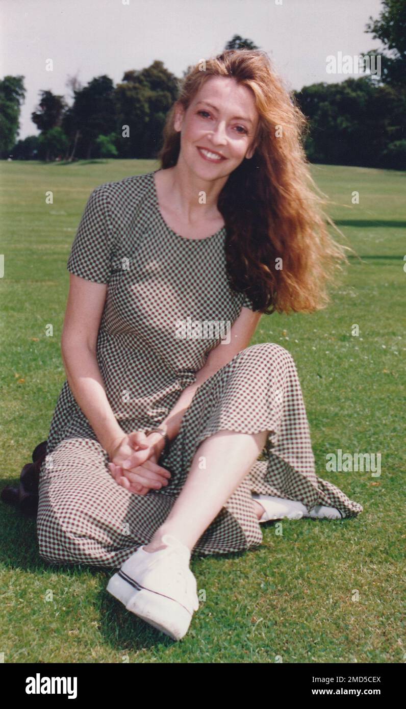 ACTRESS SHARON MAUGHAN 1994 PIC MIKE WALKER 1994 Stock Photo - Alamy