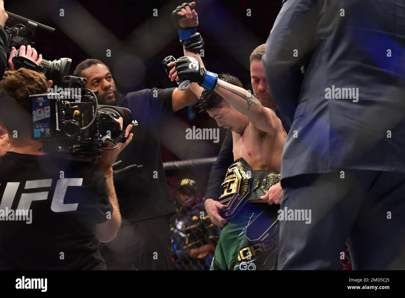 RIO DE JANEIRO, RJ - JANUARY 22: Brandon Moreno celebrates his victory ...