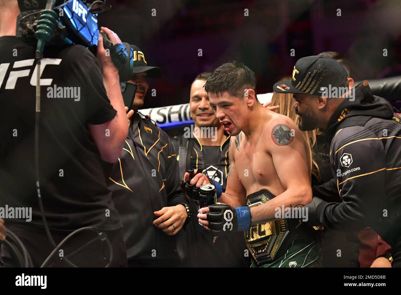 RIO DE JANEIRO, RJ - JANUARY 22: Brandon Moreno celebrates his victory ...