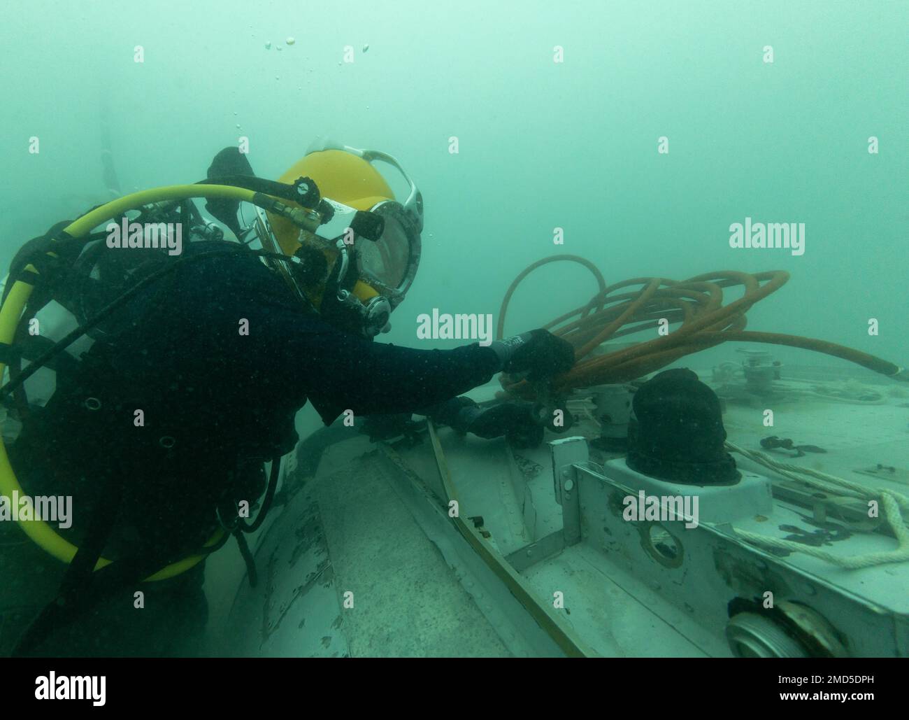 Navy diver 1st class jason hi-res stock photography and images - Alamy