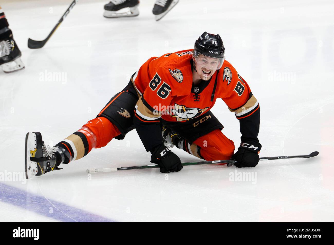 Anaheim Ducks defenseman Simon Benoit (86) warms up before an NHL ...