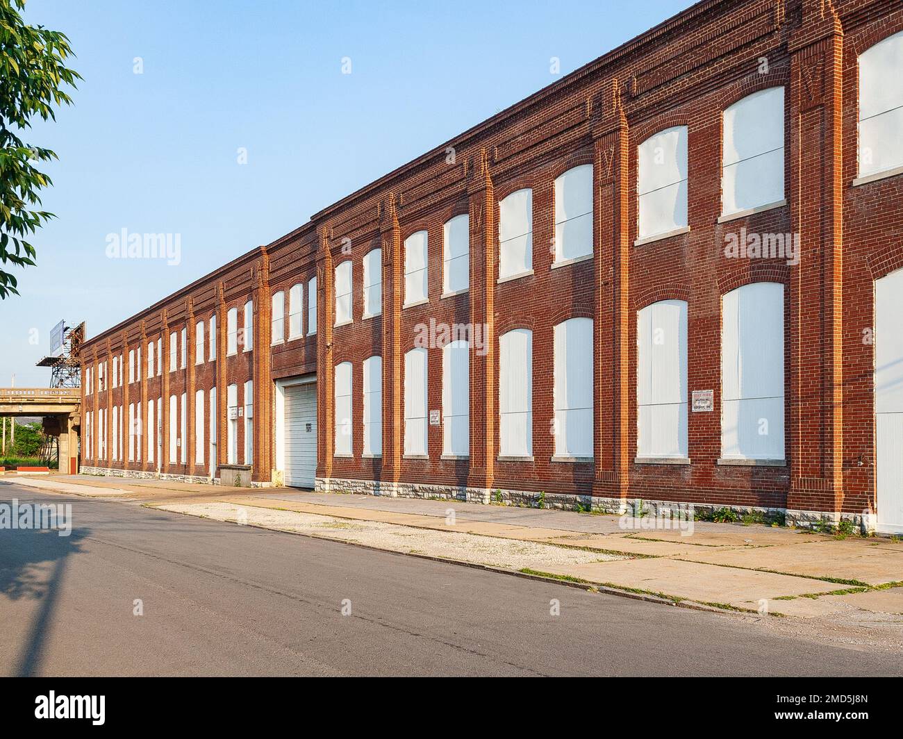 Industrial building in south St. Louis Stock Photo - Alamy