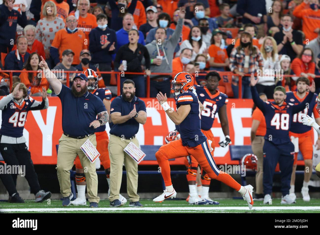 Syracuse quarterback Garrett Shrader (16) runs for a touchdown during the second half of the ...