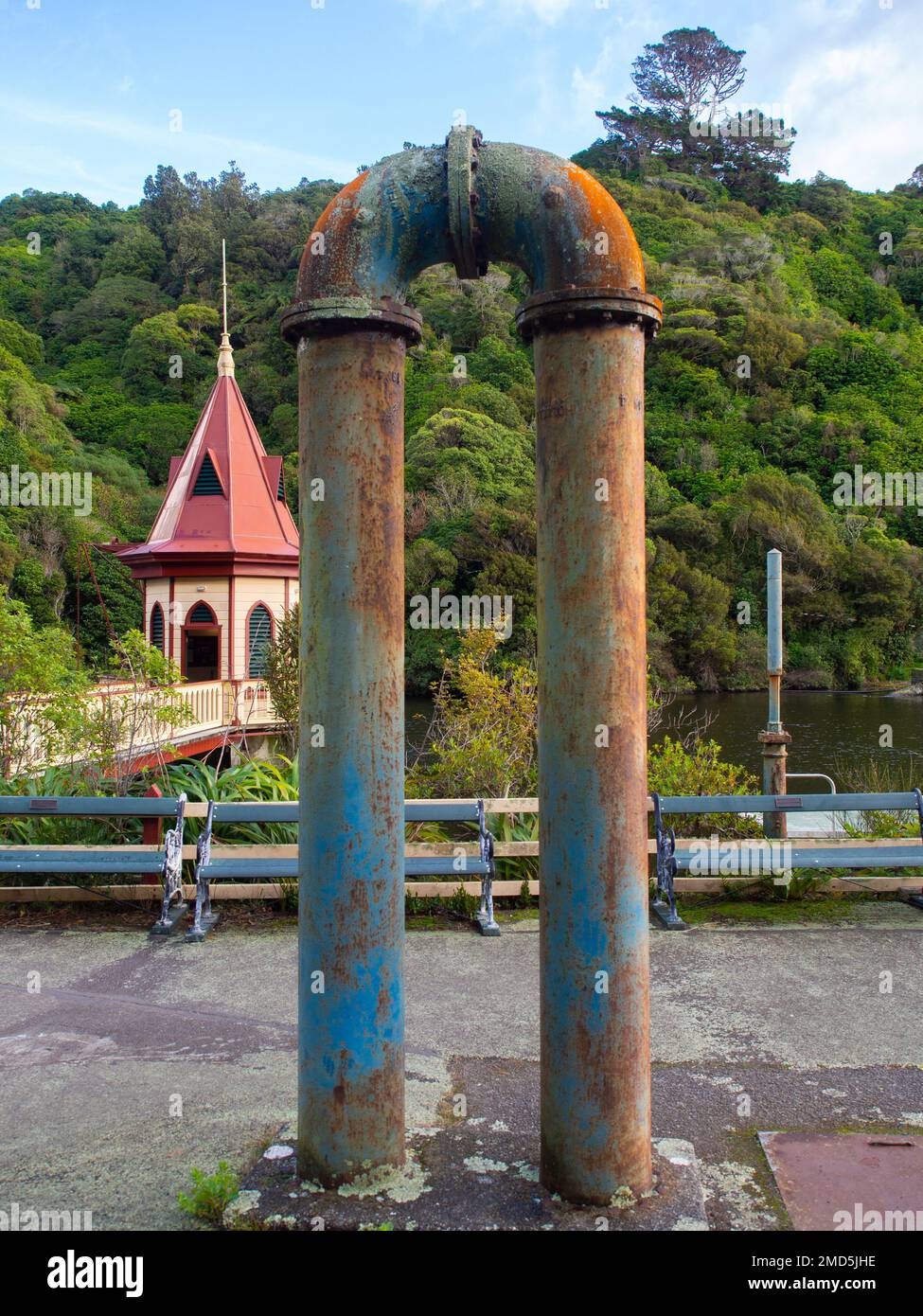 Rusty metal pole hi-res stock photography and images - Alamy