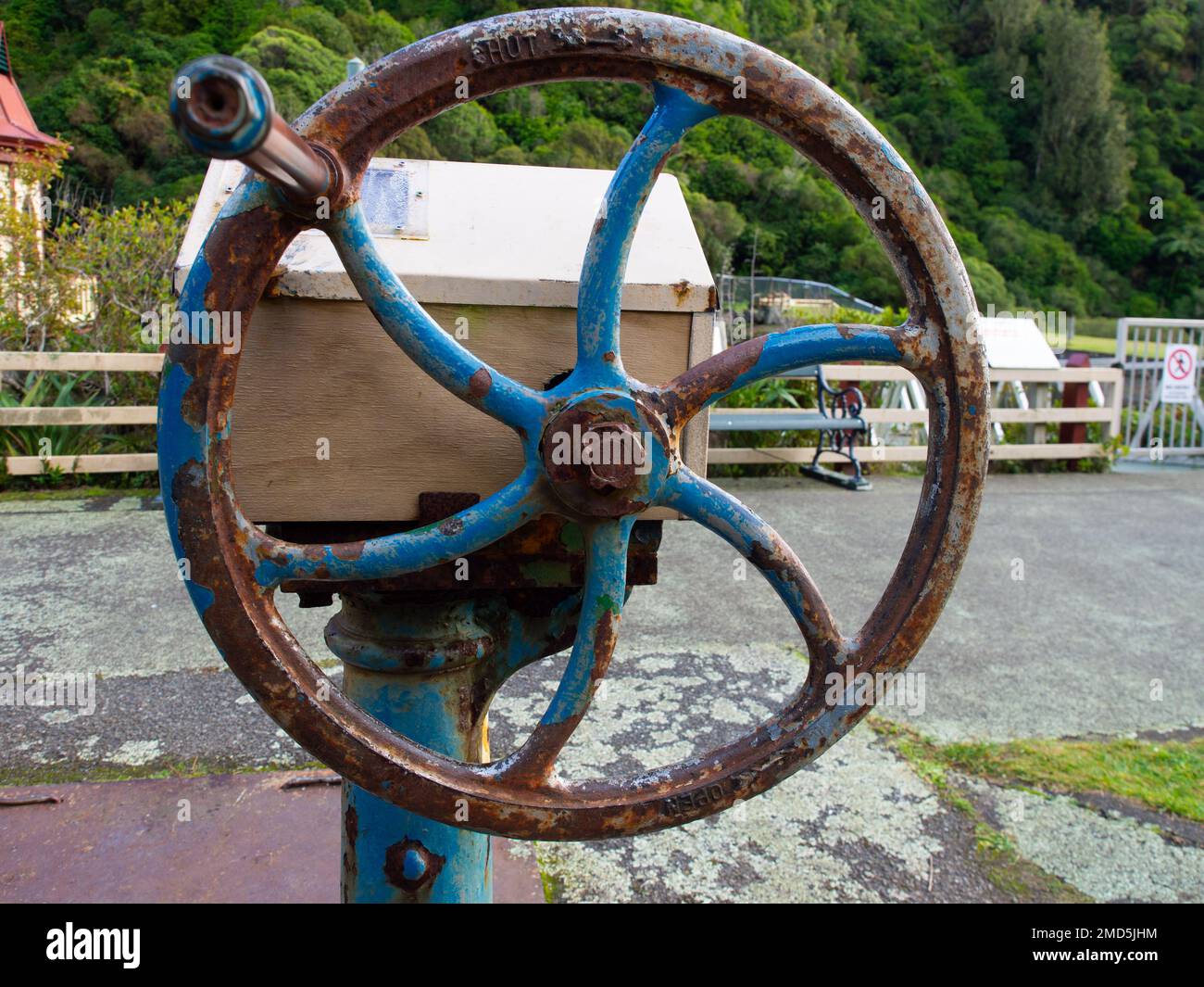 Corroded wheel hi-res stock photography and images - Alamy
