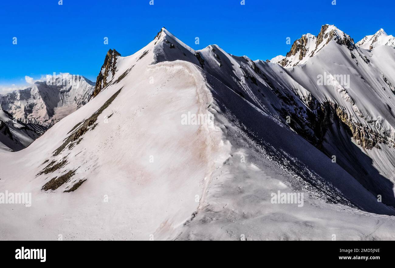 Frozen Mazeno Pass on the way to Nanga Parbat peak well known as Killer ...