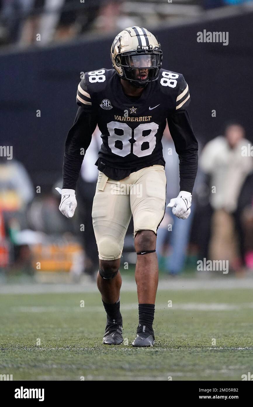 Vanderbilt linebacker Michael Owusu (88) plays against Missouri in the ...
