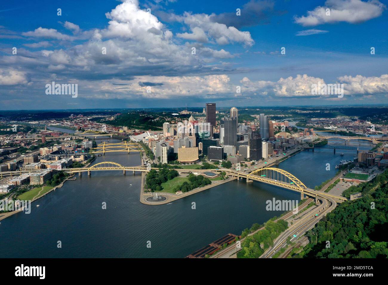 The Allegheny river, left, and Monongahela river, right, merger to form ...