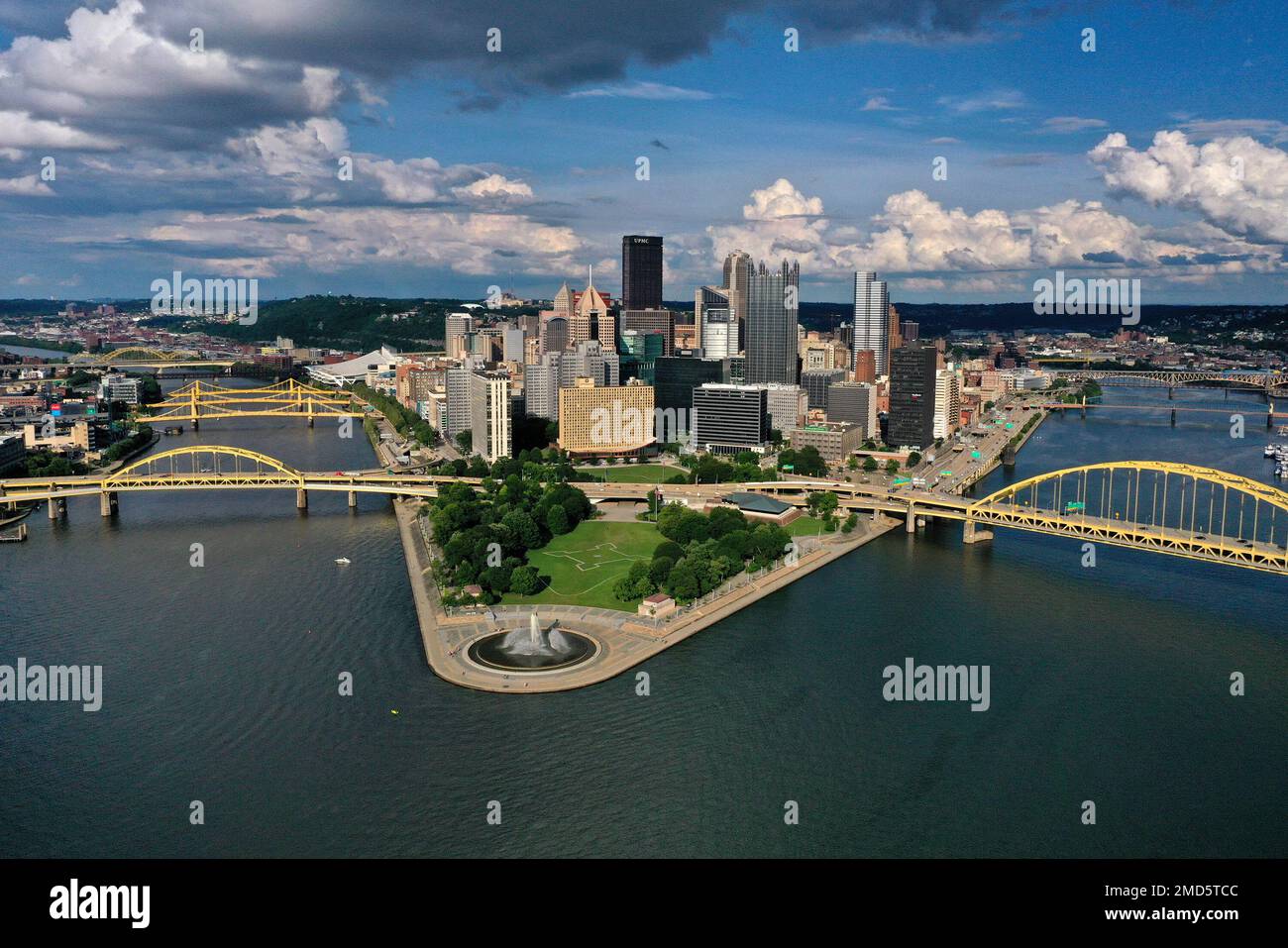 The Allegheny river, left, and Monongahela river, right, merger to form ...