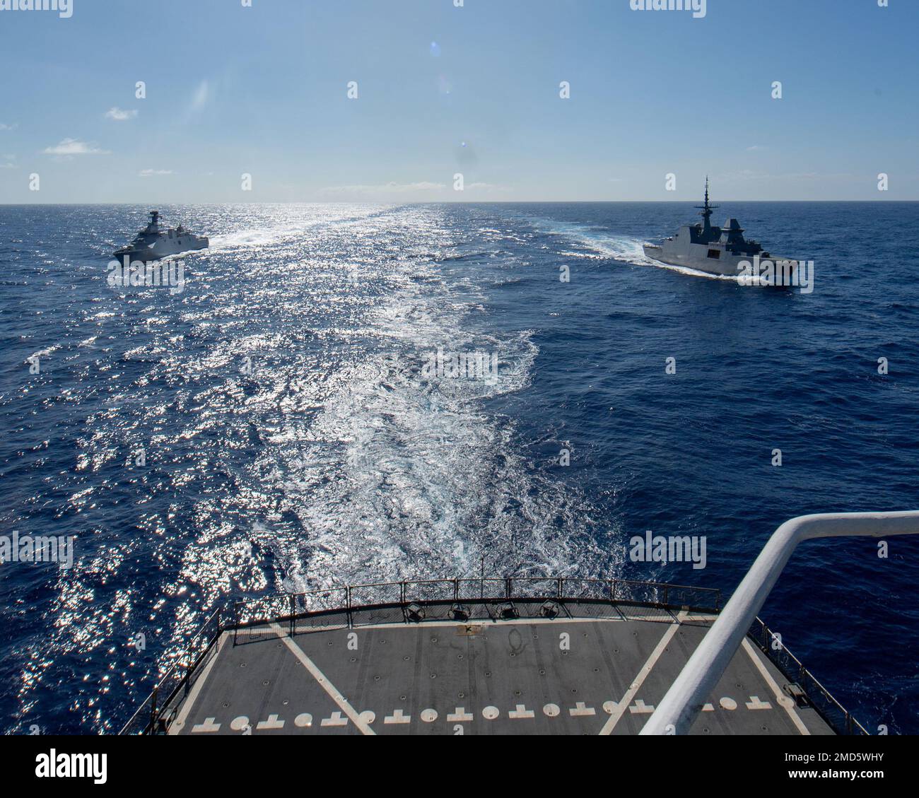 220713-N-MR124-1190 PACIFIC OCEAN (July 13, 2022) Republic of Singapore ...