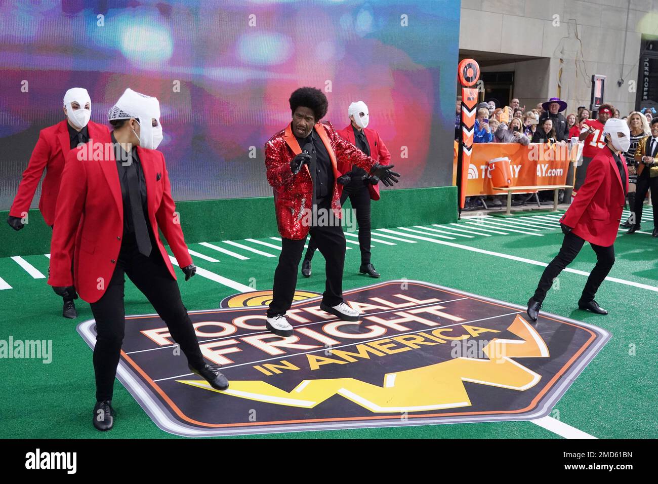Al Roker dresses as The Weeknd during NBC's Today show Halloween ...