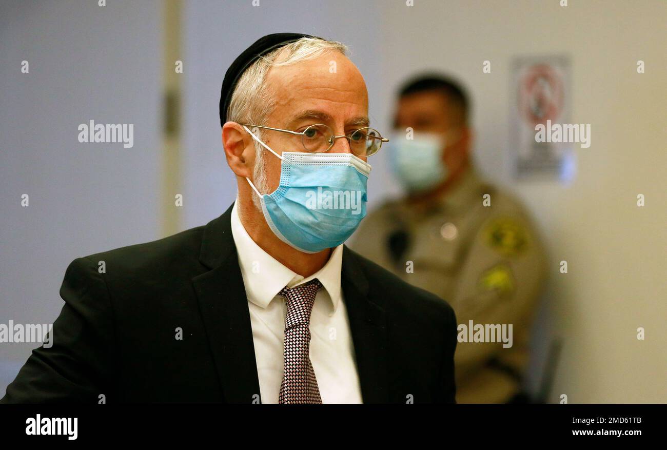 Criminal defense attorney Michael Schwartz appears in court for his ...