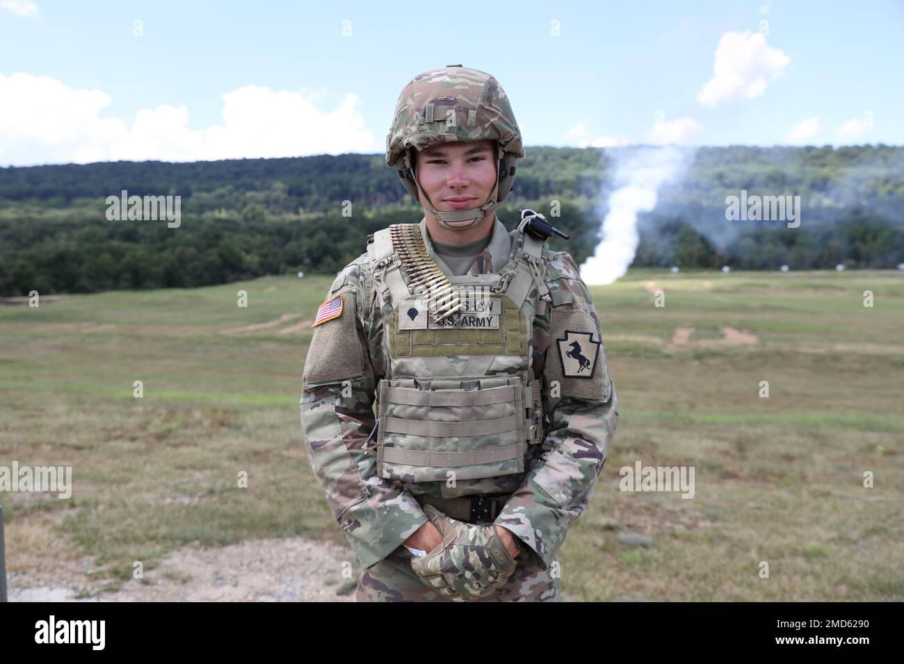 U.S. Army National Guard Spc. Robert Hanshaw of the 1069th Military ...