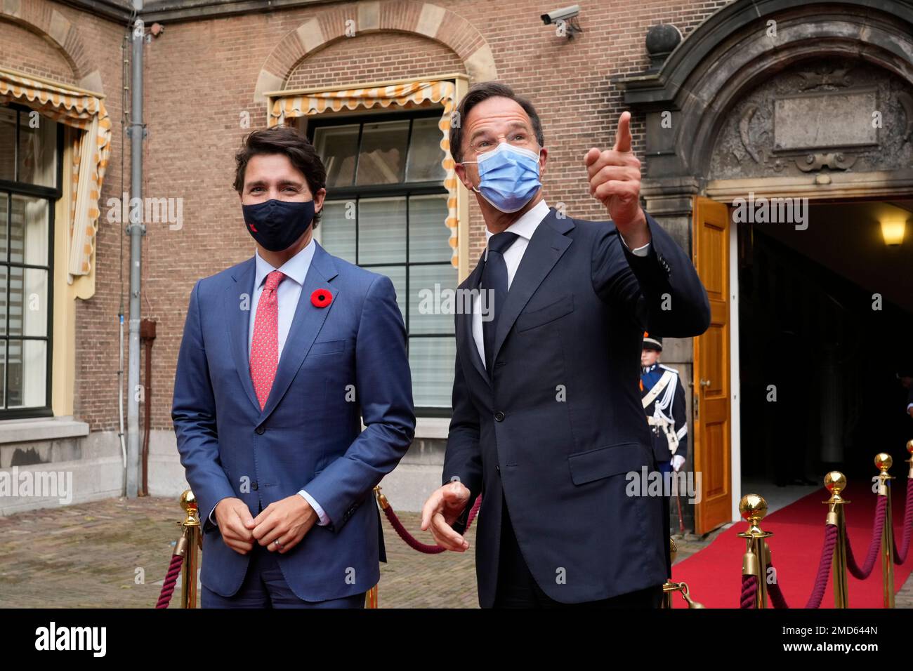 Canada's Prime Minister Justin Trudeau, right, and Dutch caretaker ...