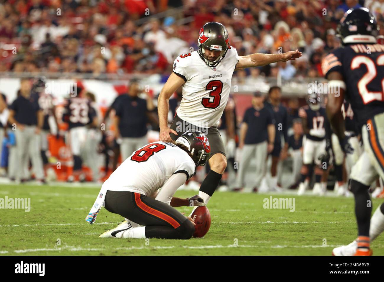 Tampa Bay Buccaneers kicker Ryan Succop (3) attempt a field goal during ...
