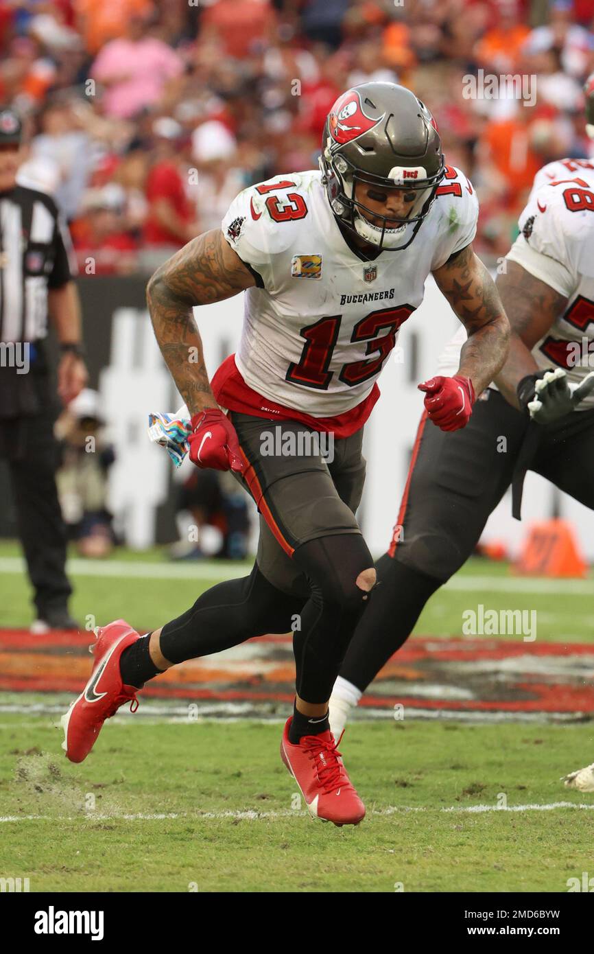 Tampa Bay Buccaneers wide receiver Mike Evans (13) runs a route during ...