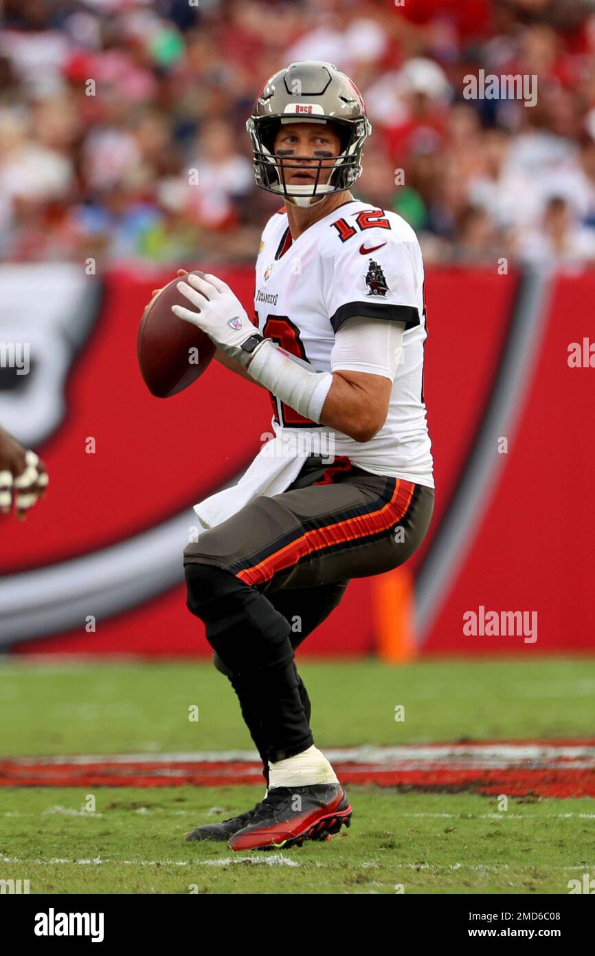 Tampa Bay Buccaneers quarterback Tom Brady (12) attempt a pass during ...