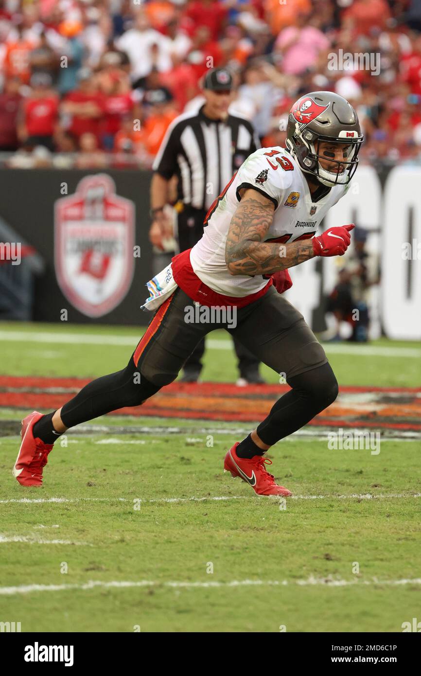 Tampa Bay Buccaneers wide receiver Mike Evans (13) runs a route during ...