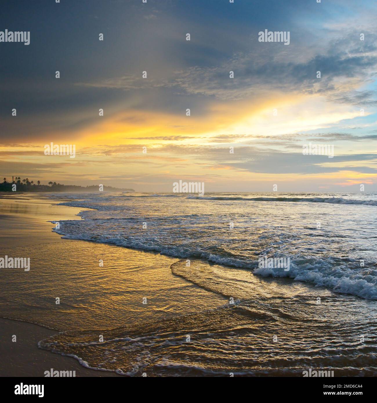 Abstract sunrise over ocean sun hi-res stock photography and images - Alamy