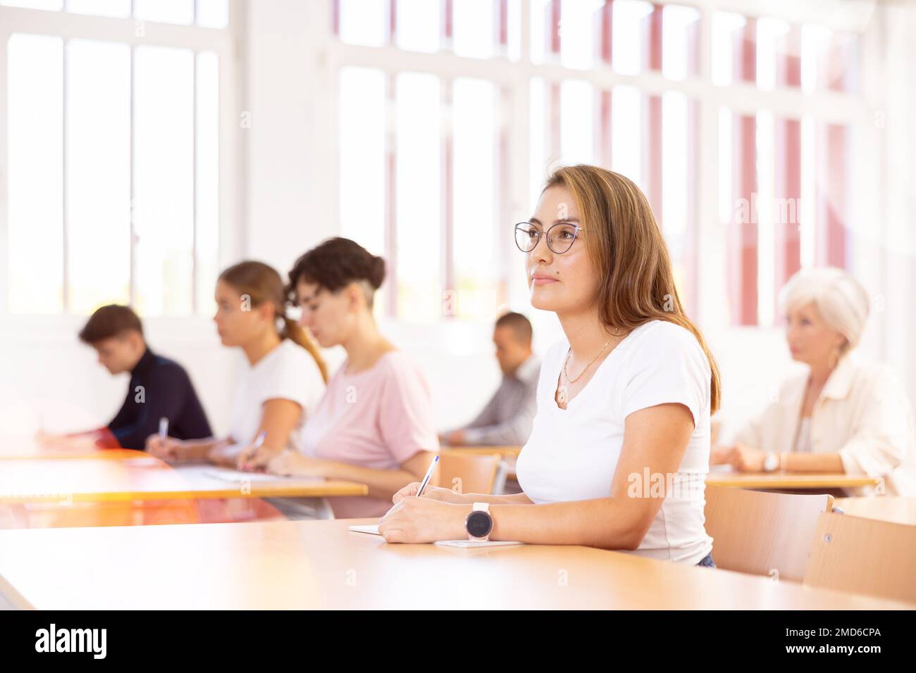 Attentive university students in advanced training courses in ...
