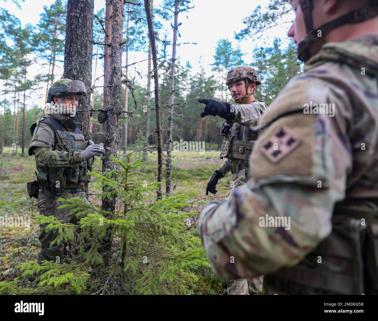 Finnish soldiers assigned to Satakunta Jaeger Battalion and U.S ...