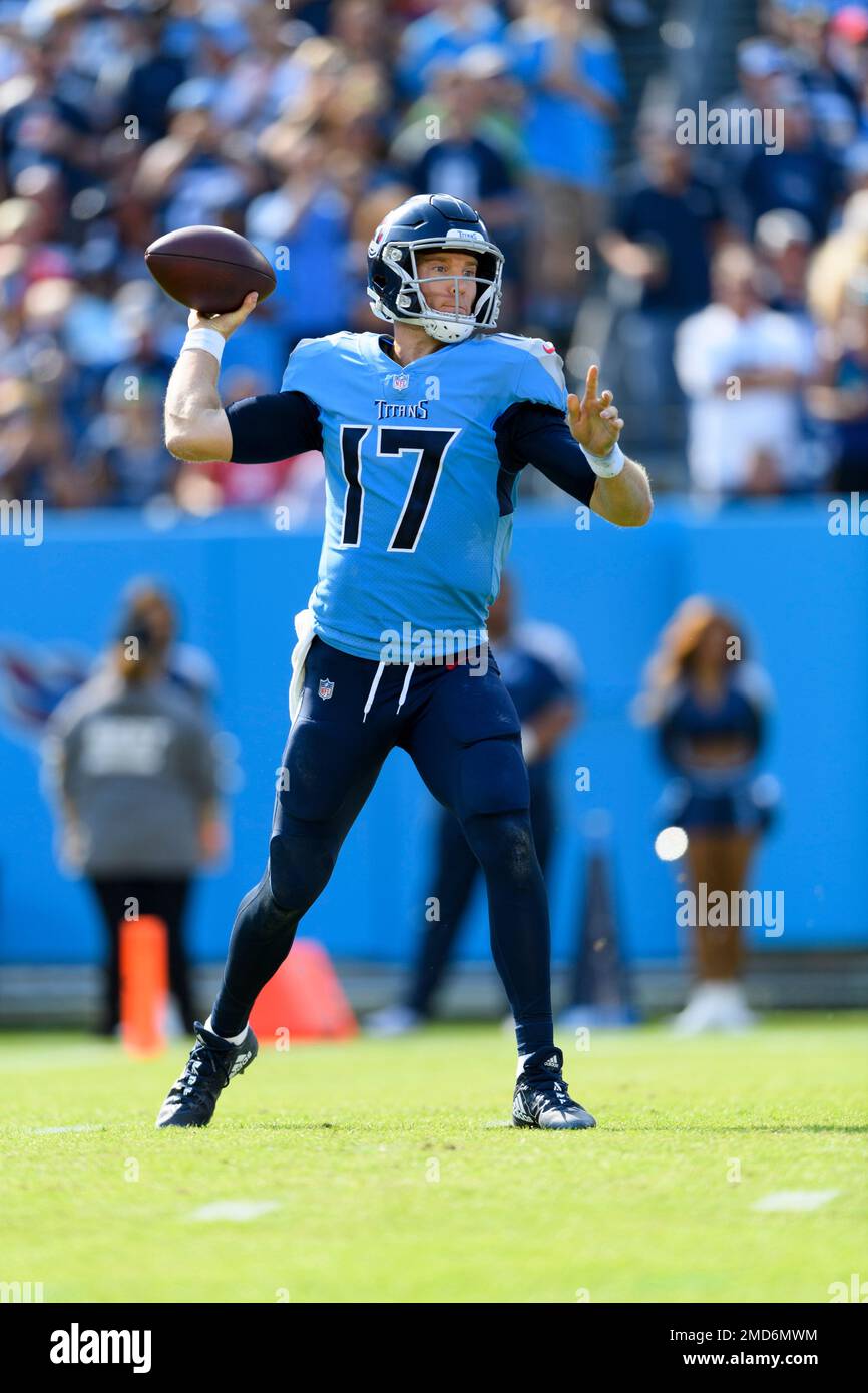 Tennessee Titans quarterback Ryan Tannehill (17) plays in an NFL ...