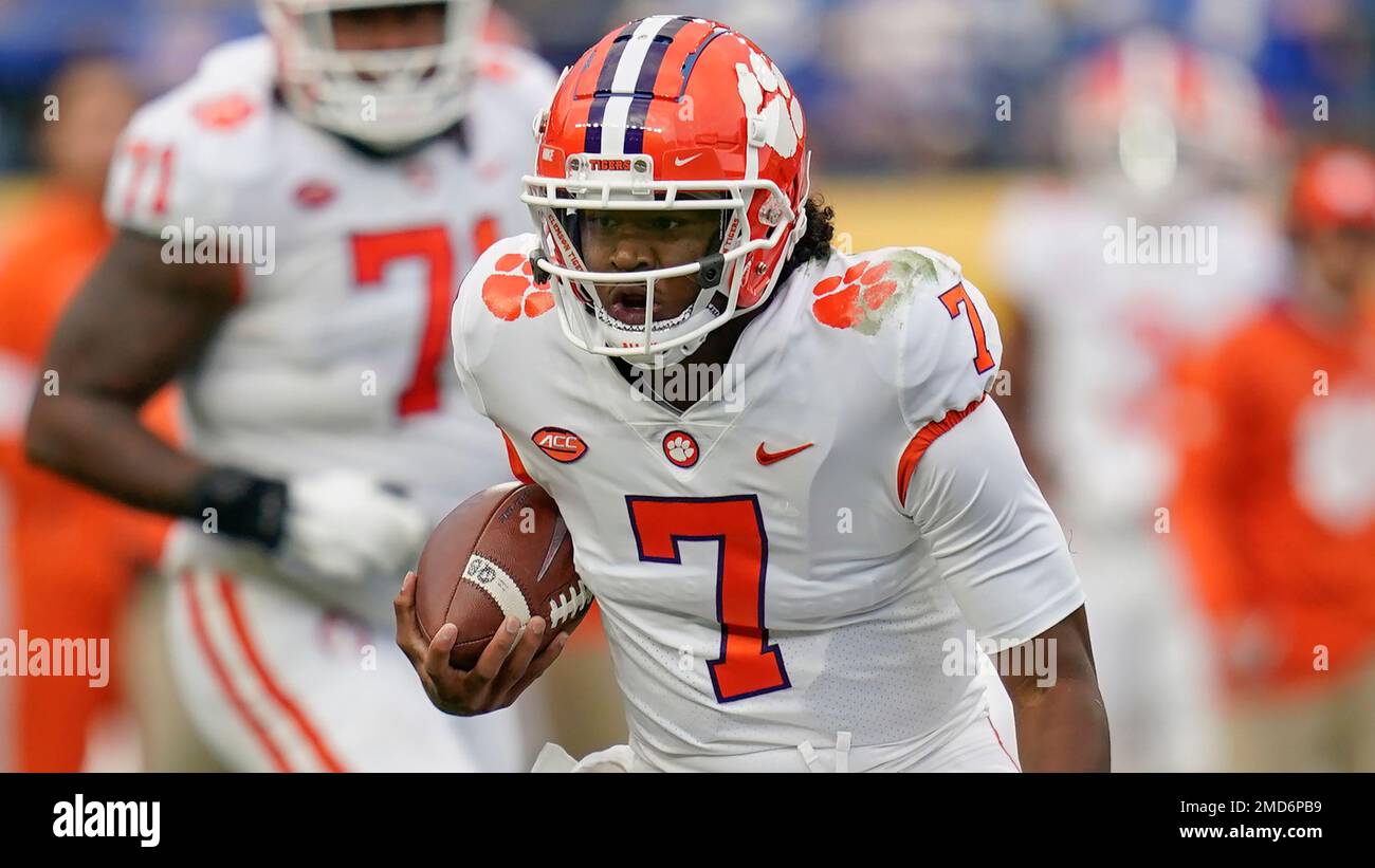 Clemson quarterback Taisun Phommachanh (7) plays against Pittsburgh ...