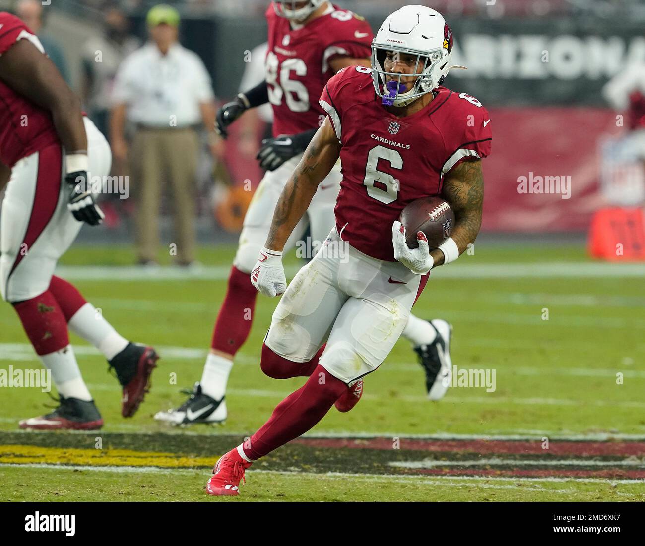 Arizona Cardinals running back James Conner (6) during the second half ...