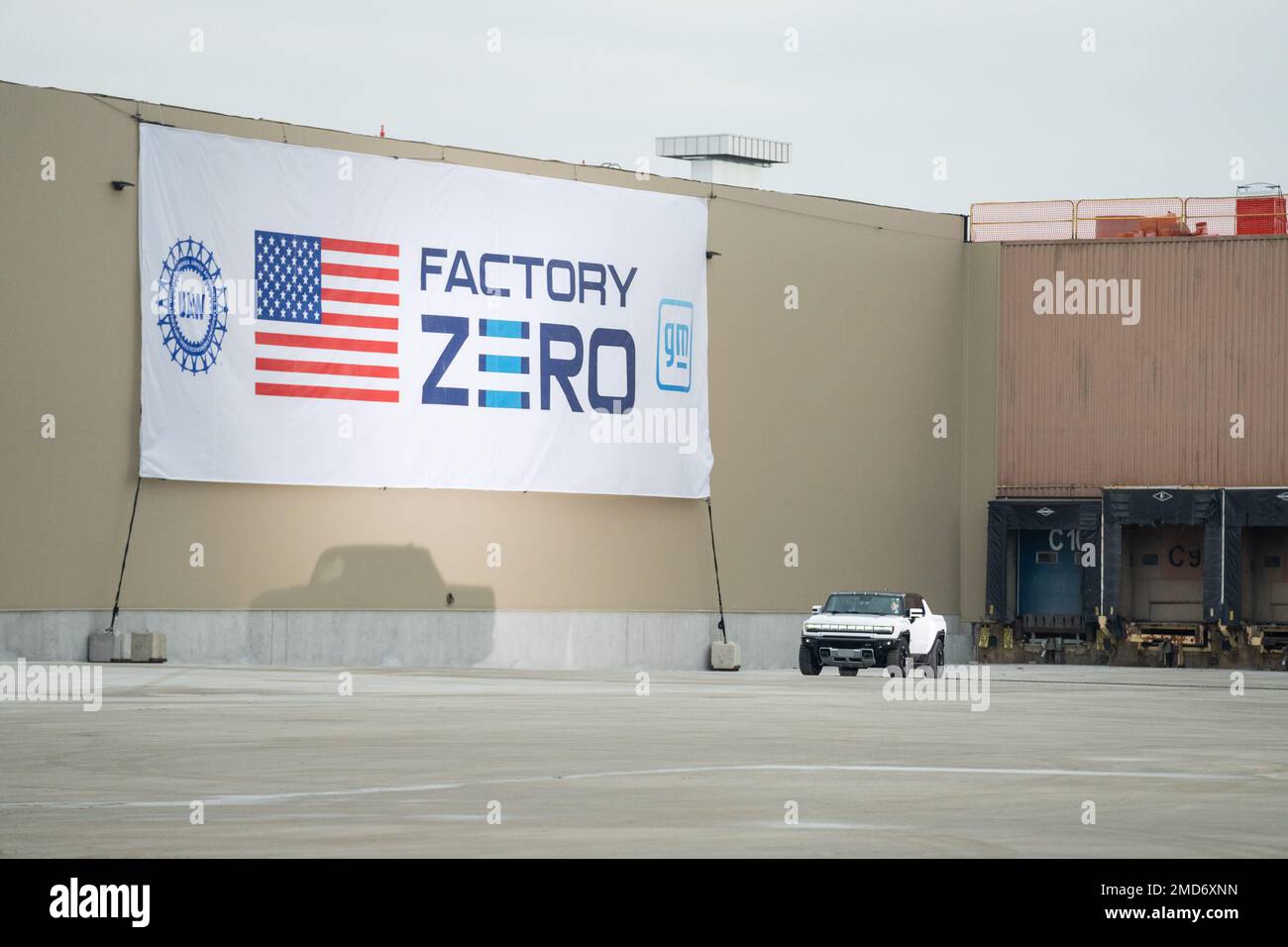 Reportage: President Joe Biden test drives the Hummer EV during a tour ...