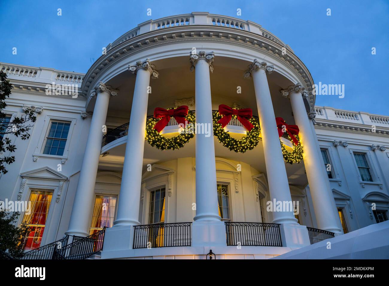 White house chrismtas decorations hi-res stock photography and images ...