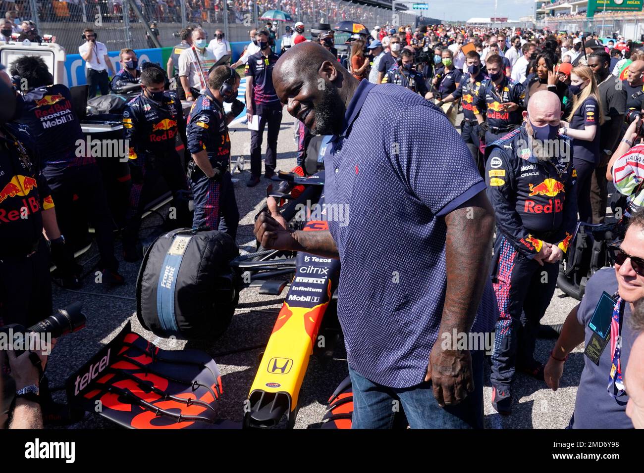Shaquille O'Neal on the grid before the F1 U.S. Grand Prix auto race at ...