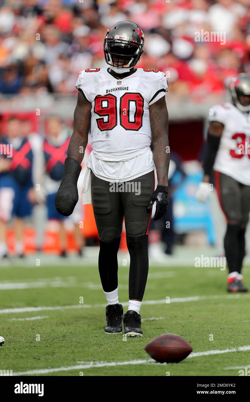 Tampa Bay Buccaneers outside linebacker Jason Pierre-Paul (90) readies ...