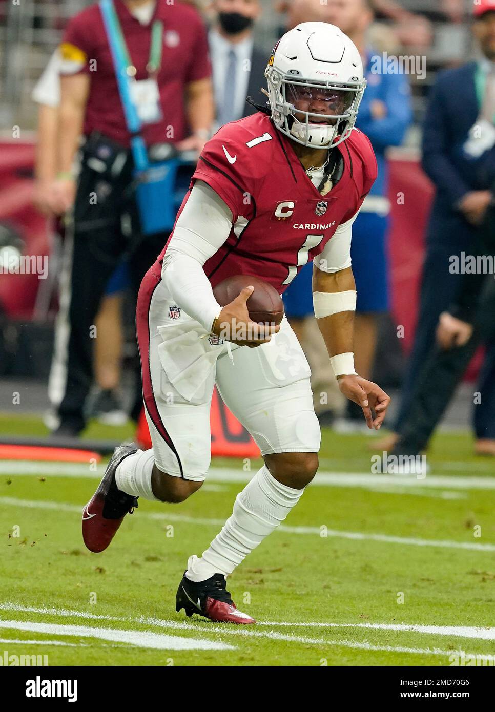 Arizona Cardinals quarterback Kyler Murray (1) during the second half ...