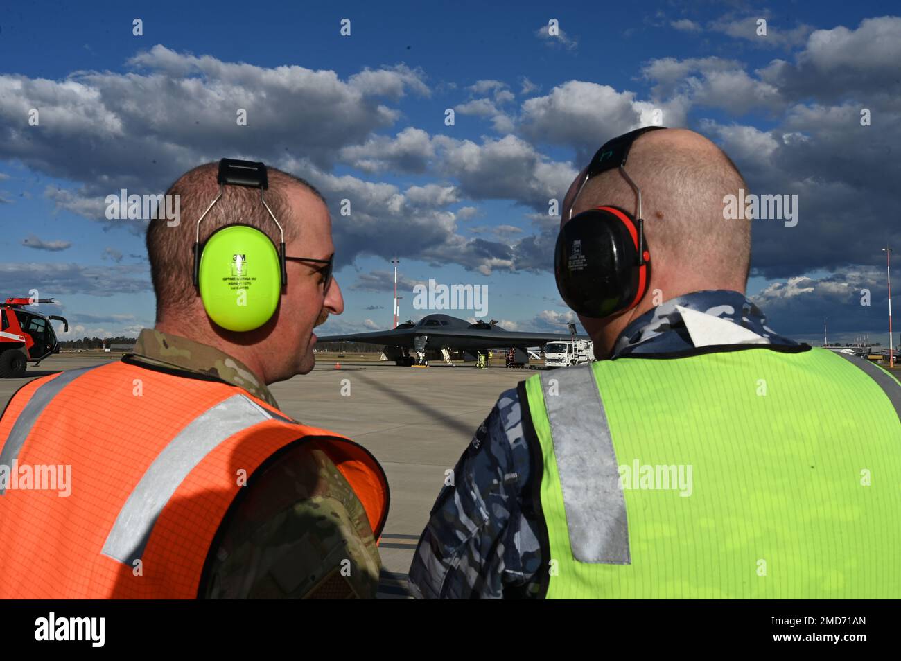 U.S. Air Force Airmen, assigned to the 131st and 509th Bomb Wings ...