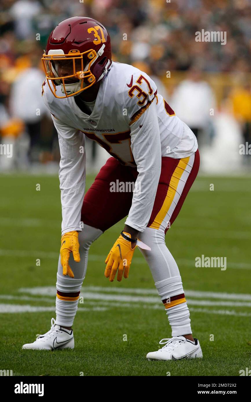 Washington Football Teams' Corn Elder lines up against the Green Bay ...