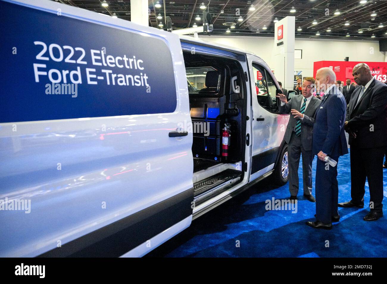 Reportage: President Joe Biden views the electric Ford E-Transit Van ...