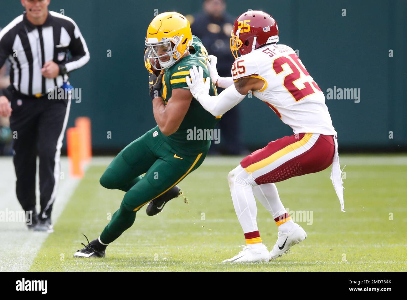 Green Bay Packers wide receiver Allen Lazard (13) makes a catch in ...
