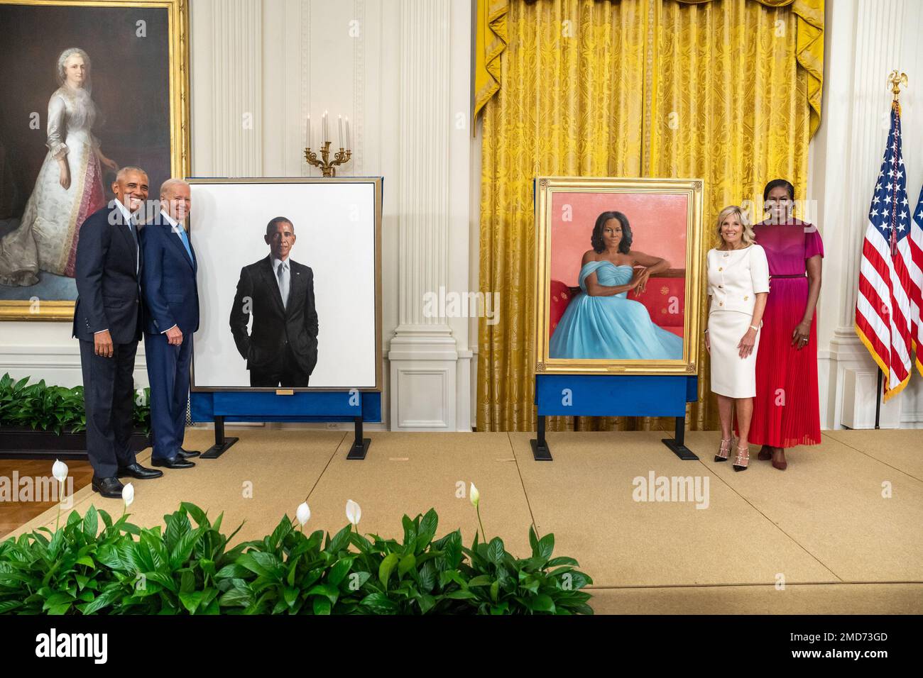 Reportage: Former President Barack Obama and former First Lady Michelle ...