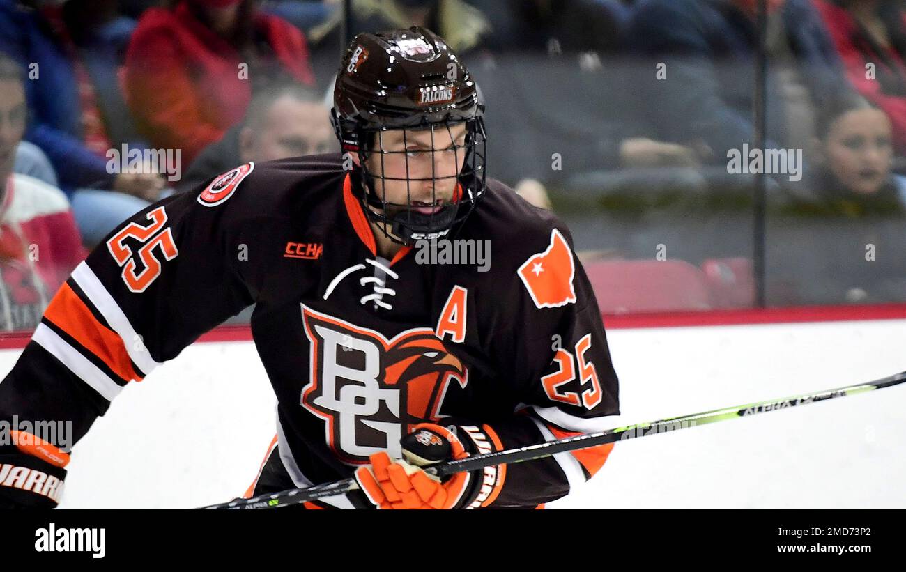 Bowling Green forward Sam Craggs (25) skates down the ice during an ...