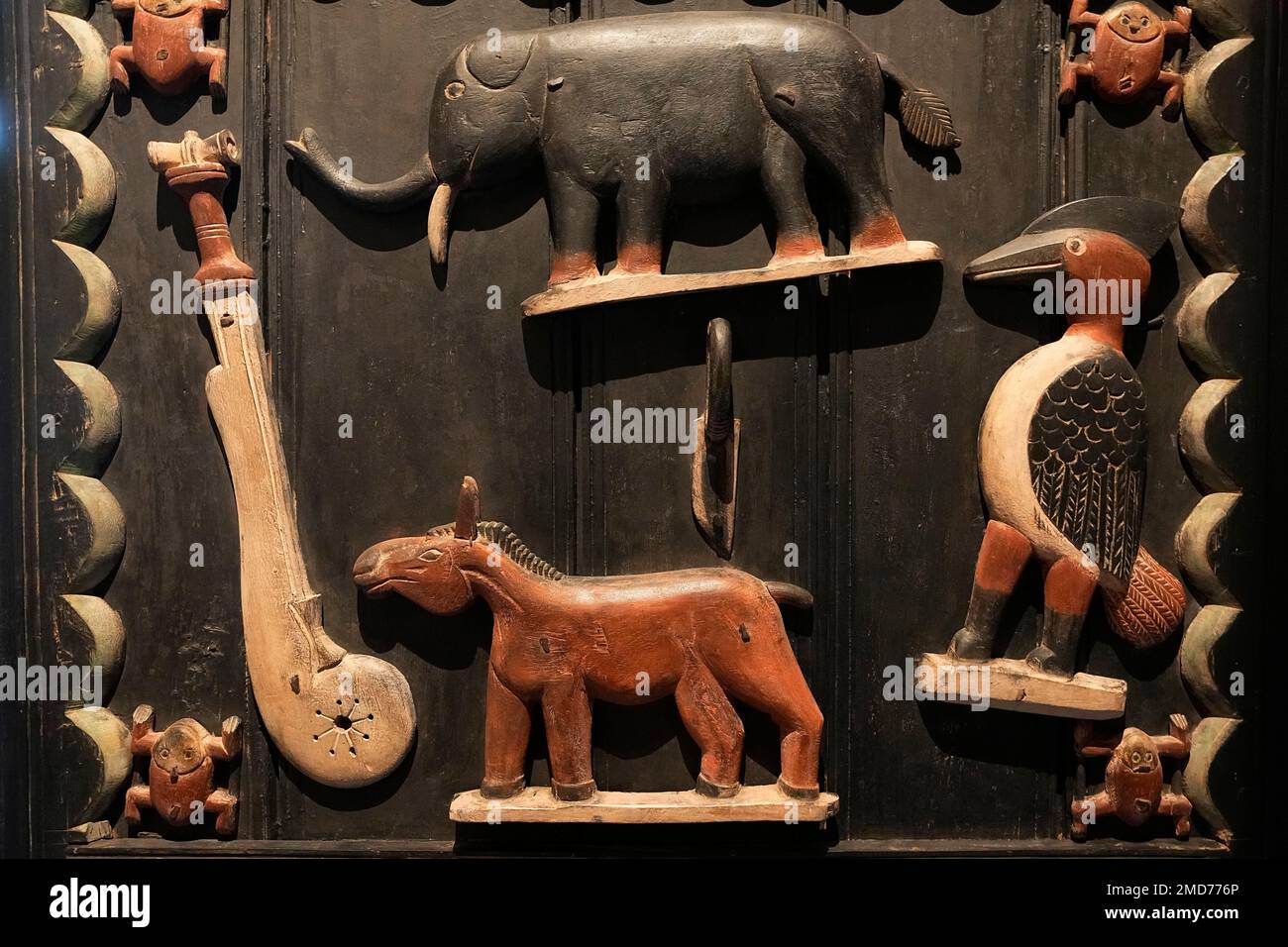 A detail in a dhe door of King Glele 'palace, from Benin 19th century ...